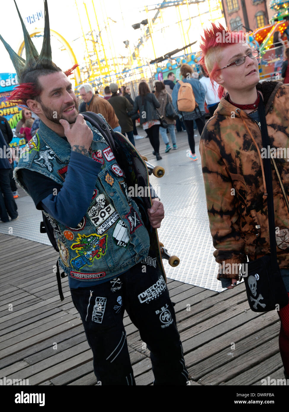 Punk rockers immagini e fotografie stock ad alta risoluzione - Alamy