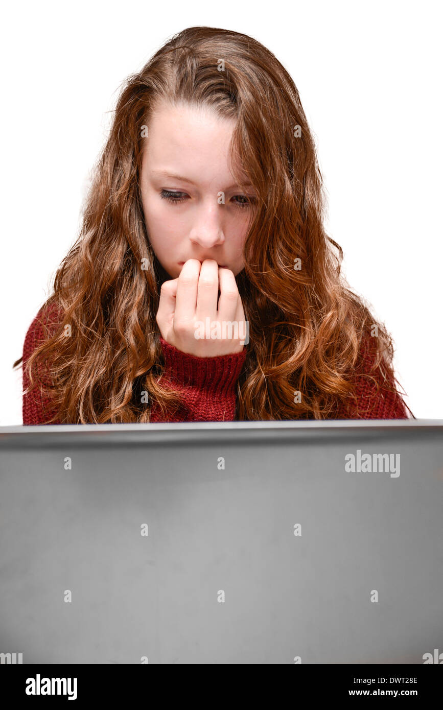 Una ragazza al computer immagini e fotografie stock ad alta risoluzione ...