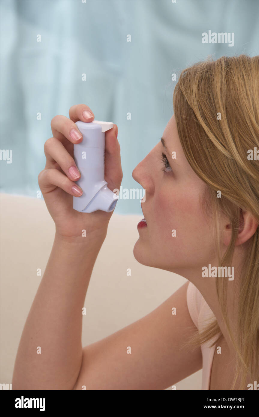 Spray per il trattamento dell'asma immagini e fotografie stock ad alta ...