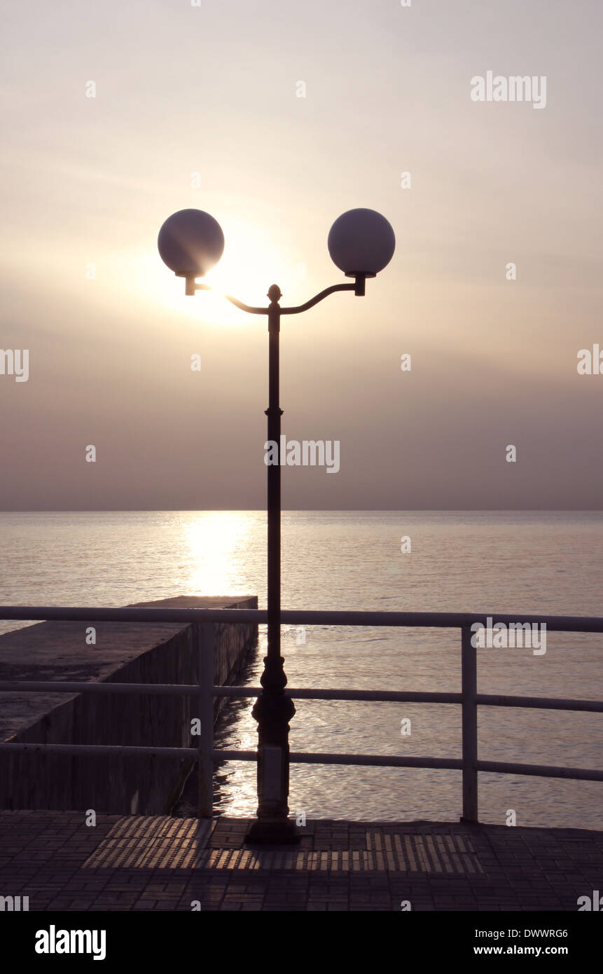 Banchina e vista sulla strada immagini e fotografie stock ad alta ...