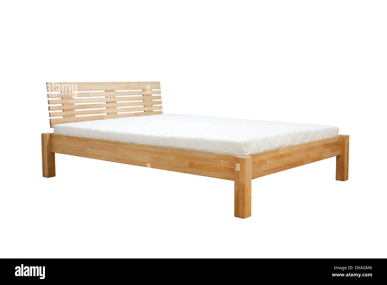 Letto matrimoniale in legno immagini e fotografie stock ad alta ...