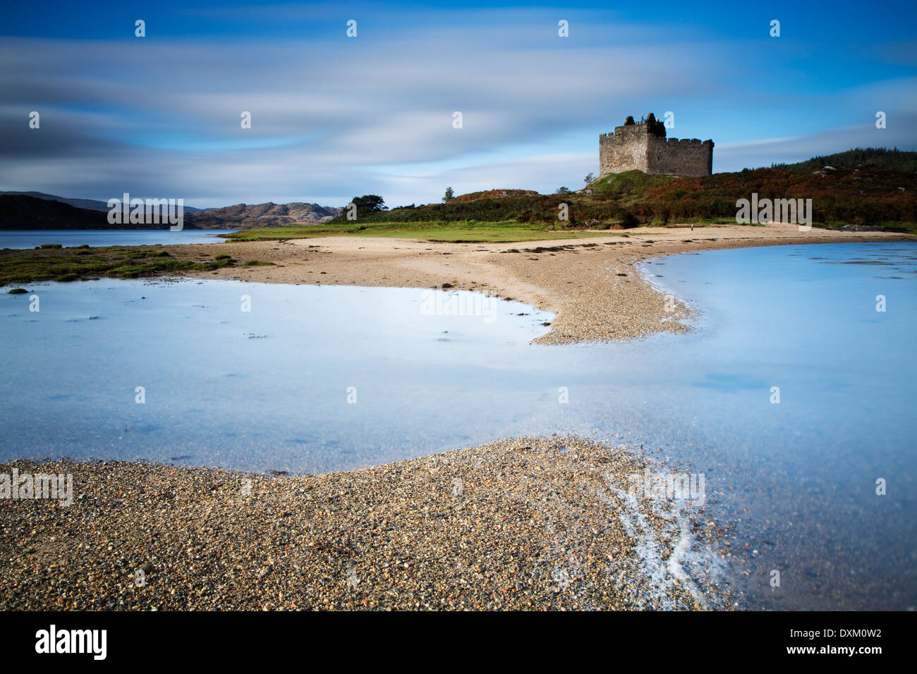 Castello tioram costa moidart mare immagini e fotografie stock ad alta ...