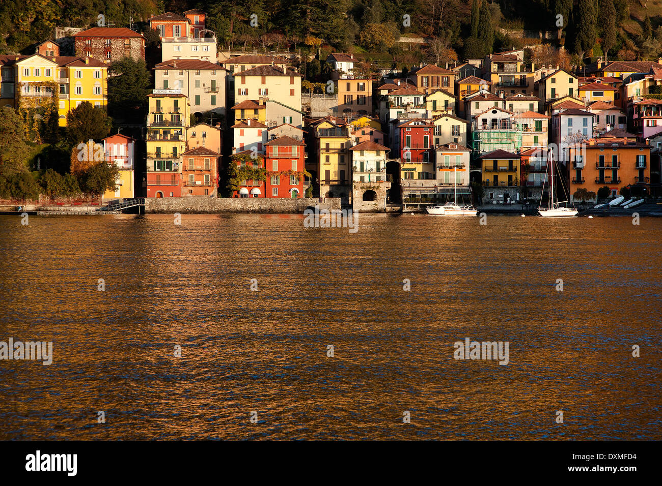 Lago di como varenna immagini e fotografie stock ad alta risoluzione ...