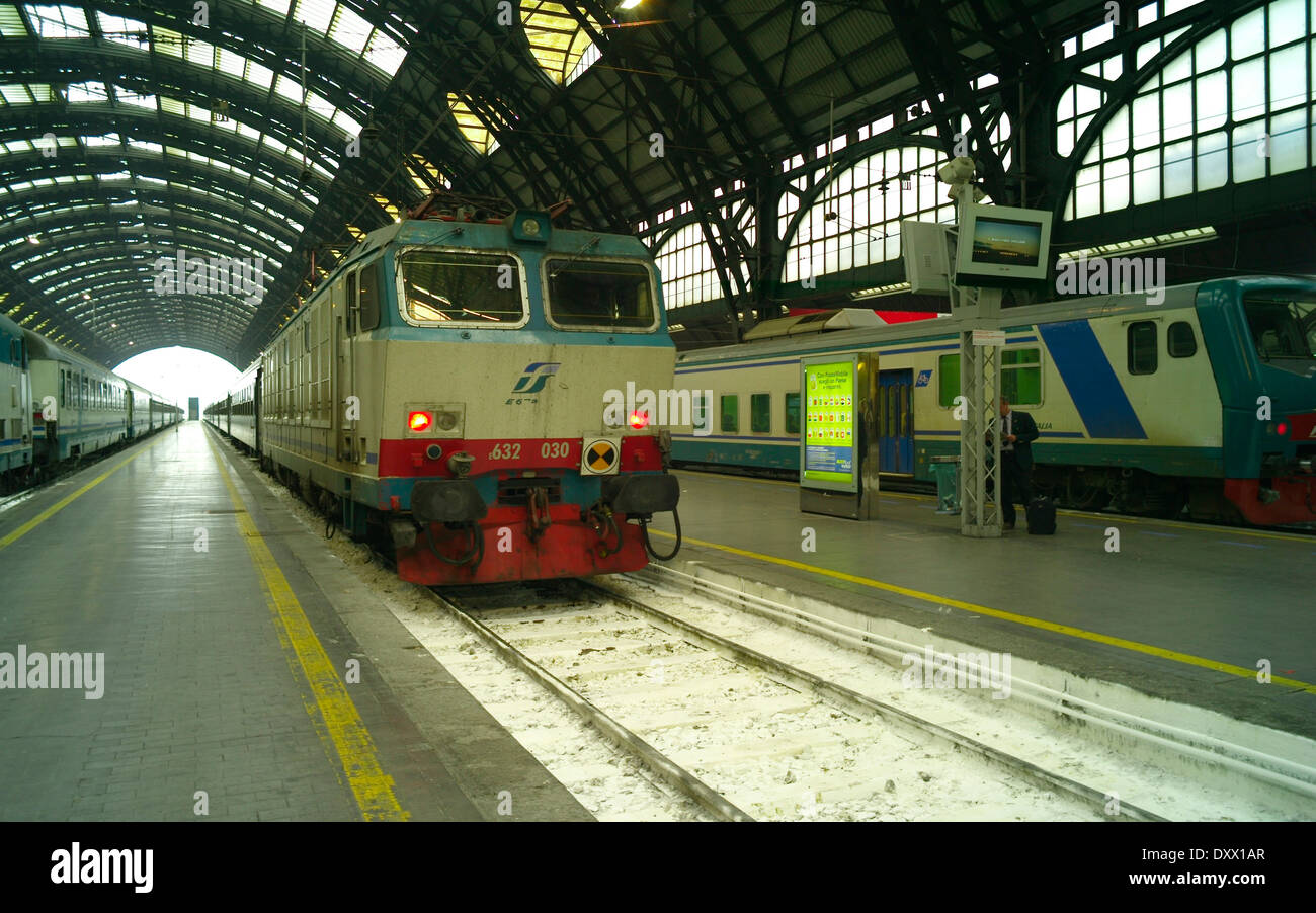 Stazione ferroviaria di verona immagini e fotografie stock ad alta ...