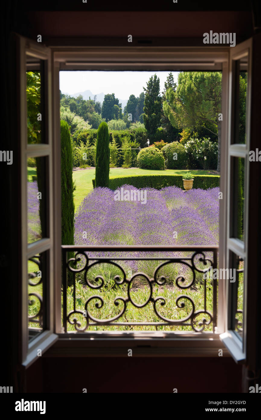 Balcone giardino immagini e fotografie stock ad alta risoluzione - Alamy