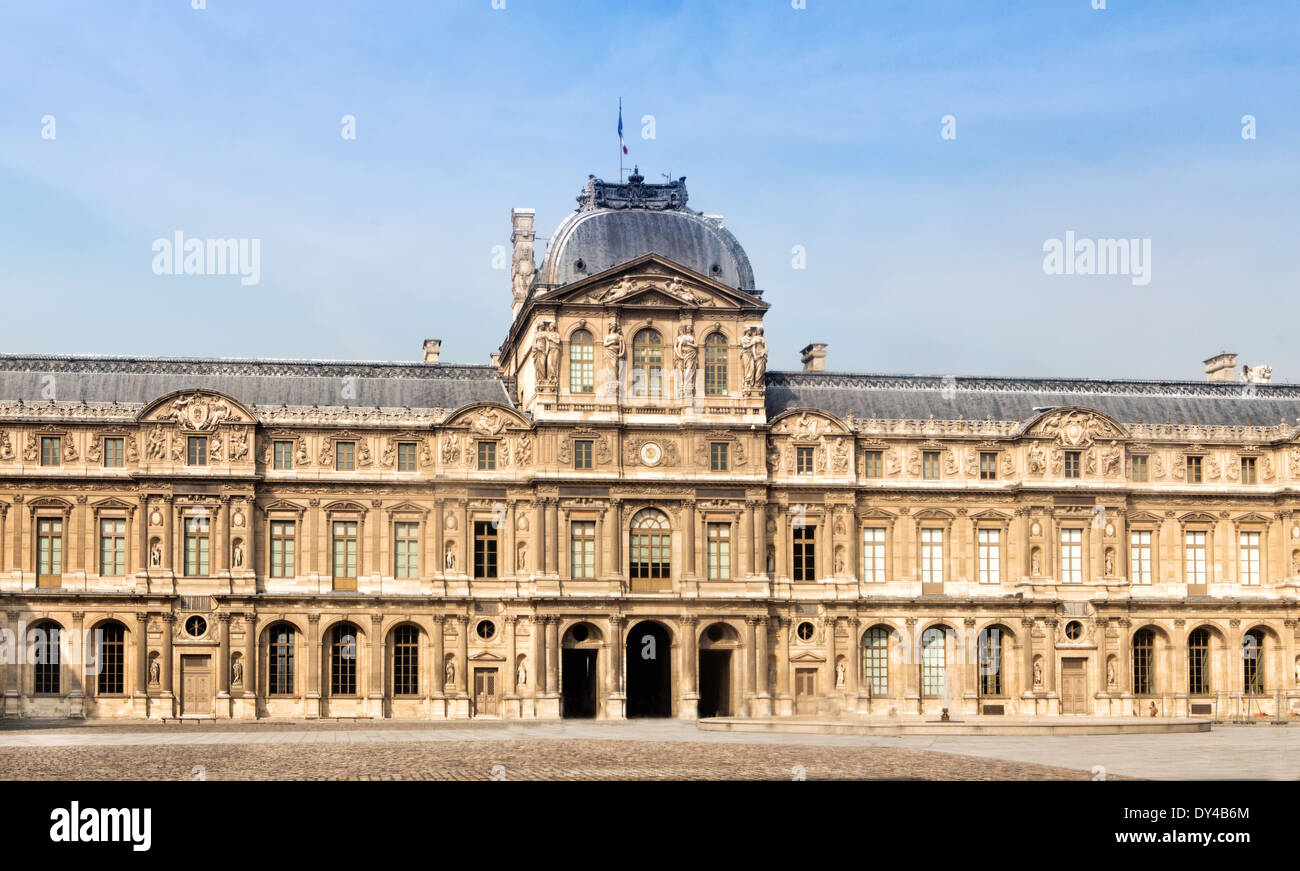 Louvre interno immagini e fotografie stock ad alta risoluzione - Alamy