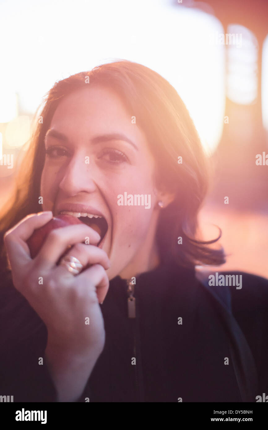 Donne Per Strada Immagini e Fotos Stock - Alamy