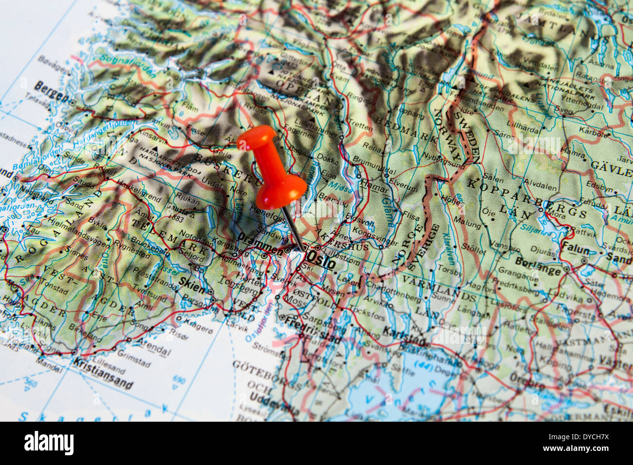 Mappa rosso pin puntando sulla mappa della città di Oslo Foto stock - Alamy