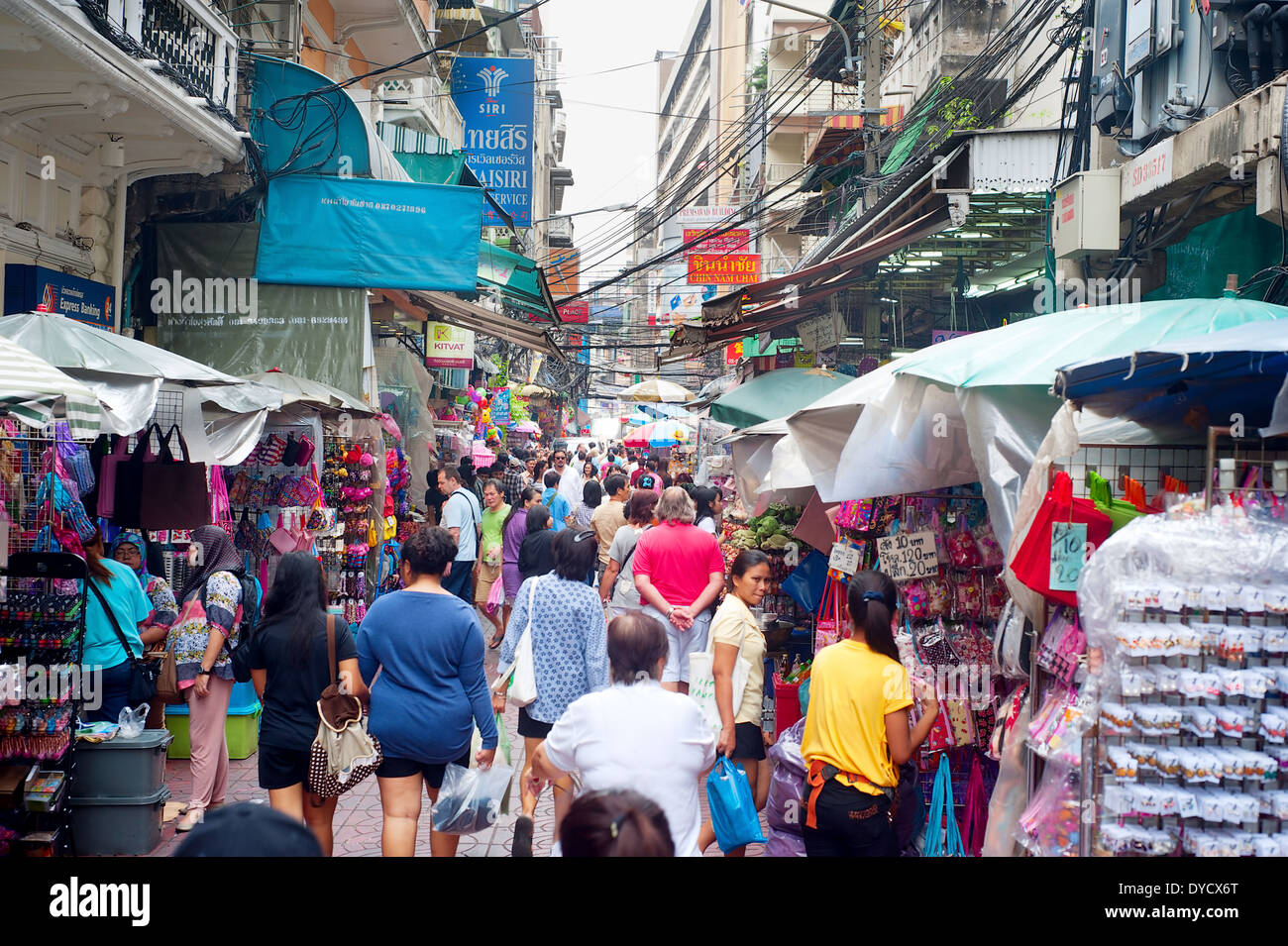 La folla fugge immagini e fotografie stock ad alta risoluzione - Alamy