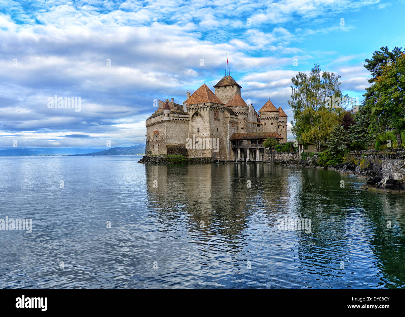 Castello di chillon sul lago di ginevra immagini e fotografie stock ad ...