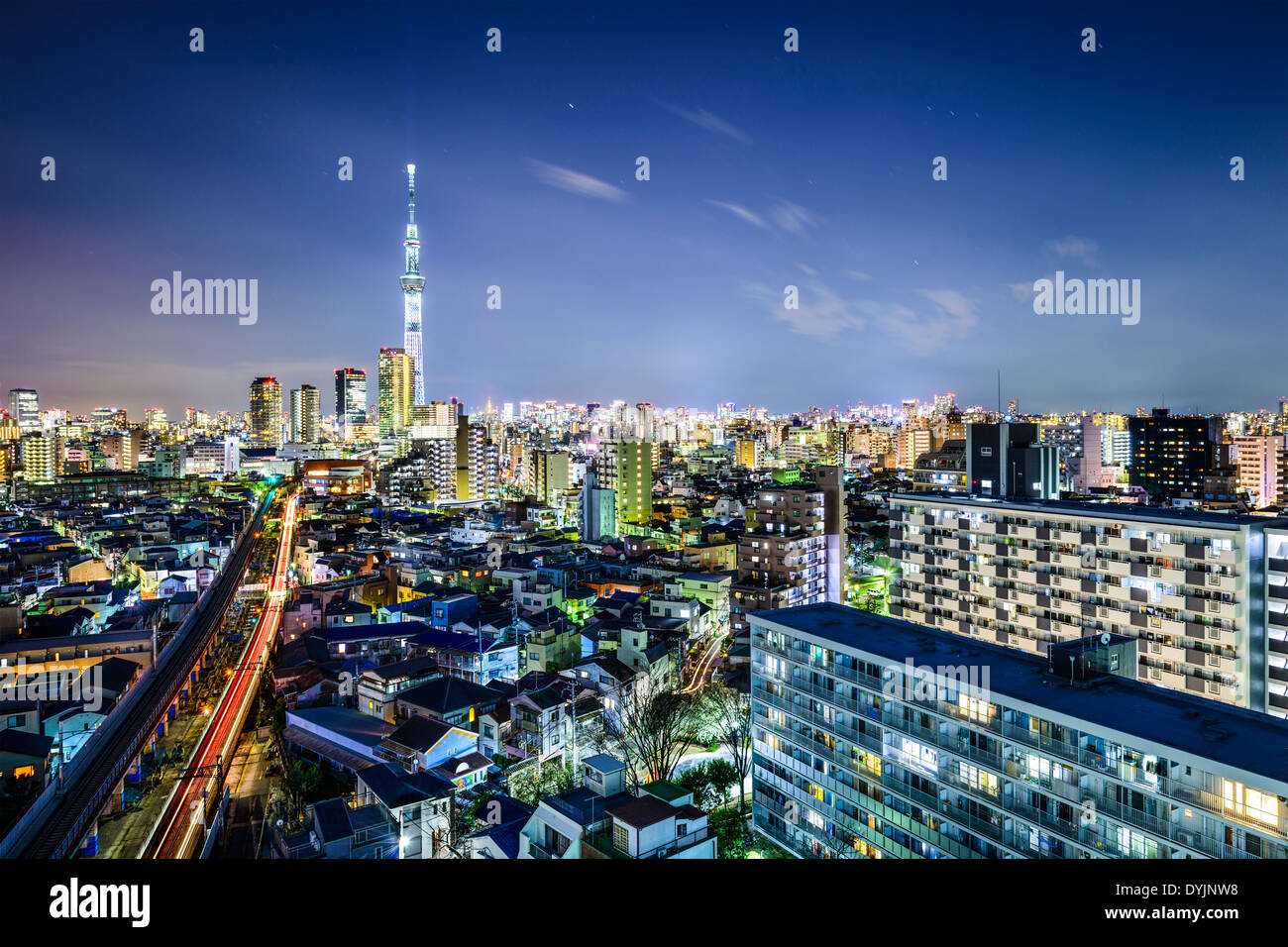 Tokyo tower und tokyo skytree immagini e fotografie stock ad alta ...