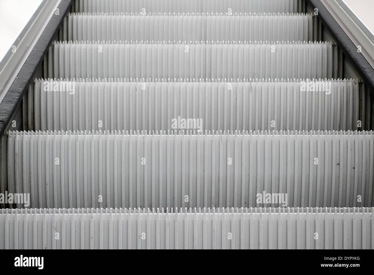 Escalators moving stairs steps immagini e fotografie stock ad alta ...