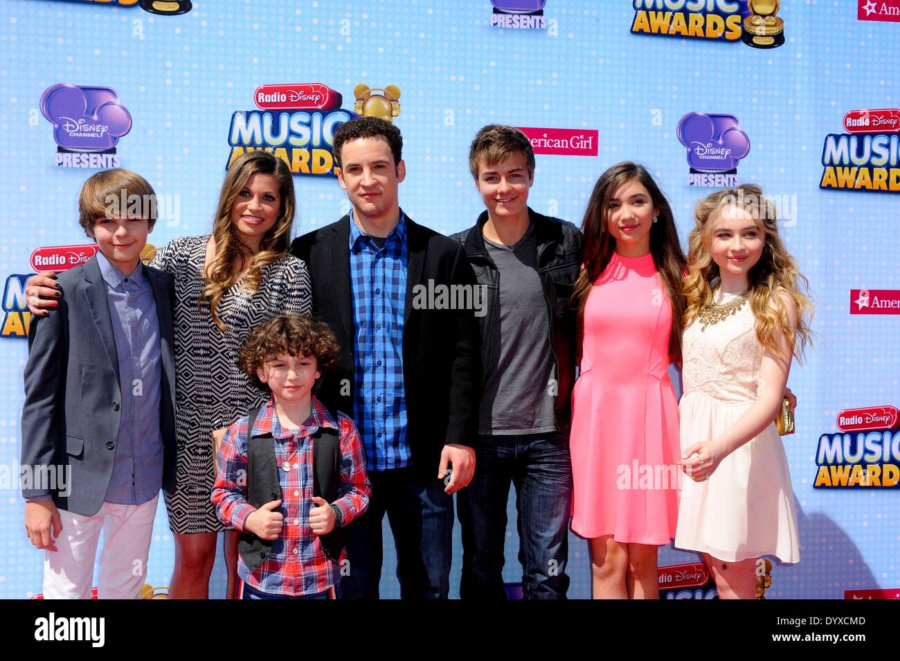Il Ragazzo Incontra Il Cast Mondiale