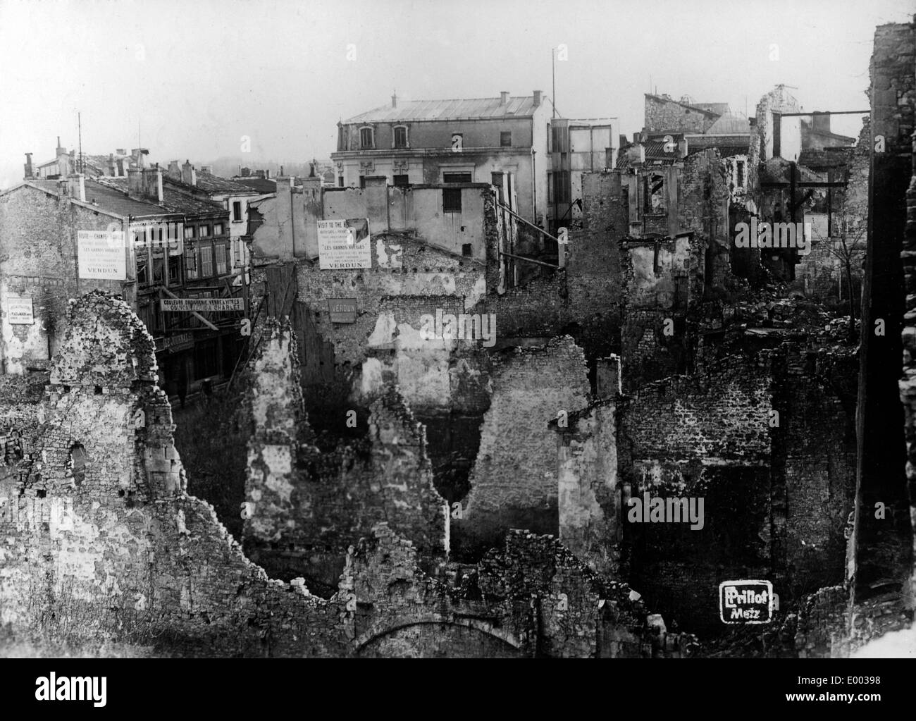 Europa occidentale distrutta immagini e fotografie stock ad alta ...