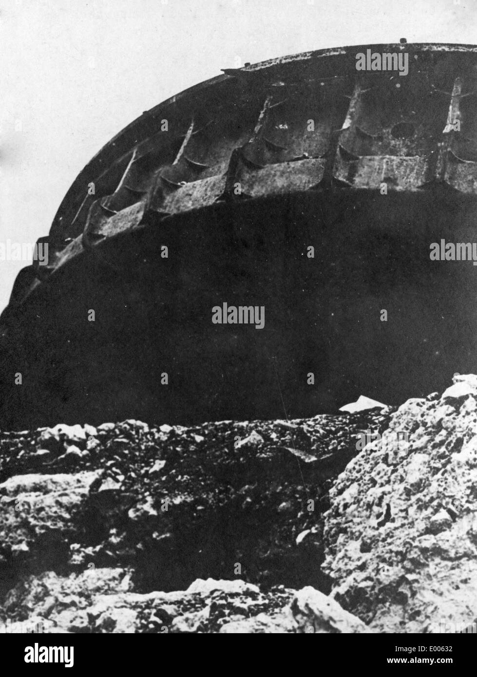 Carro armato militare distrutto immagini e fotografie stock ad alta ...