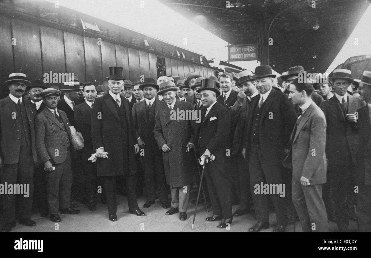Firmato parigi immagini e fotografie stock ad alta risoluzione - Alamy