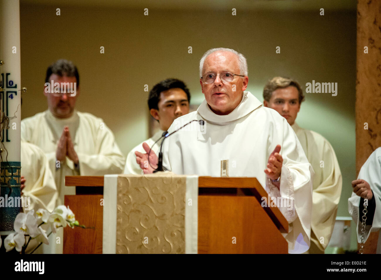 Libro evangelico latino immagini e fotografie stock ad alta risoluzione ...