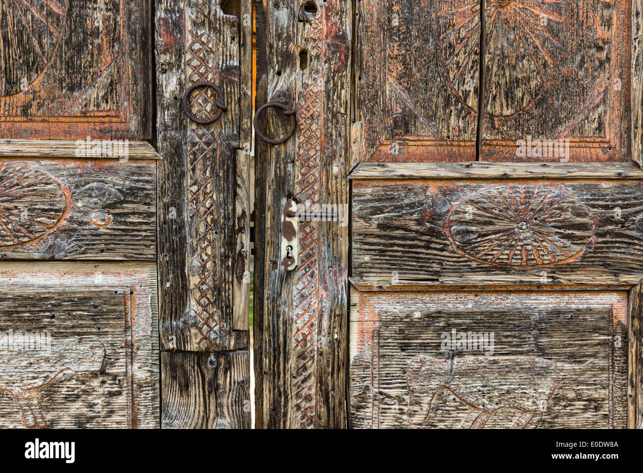 Porta d'epoca in legno immagini e fotografie stock ad alta risoluzione ...