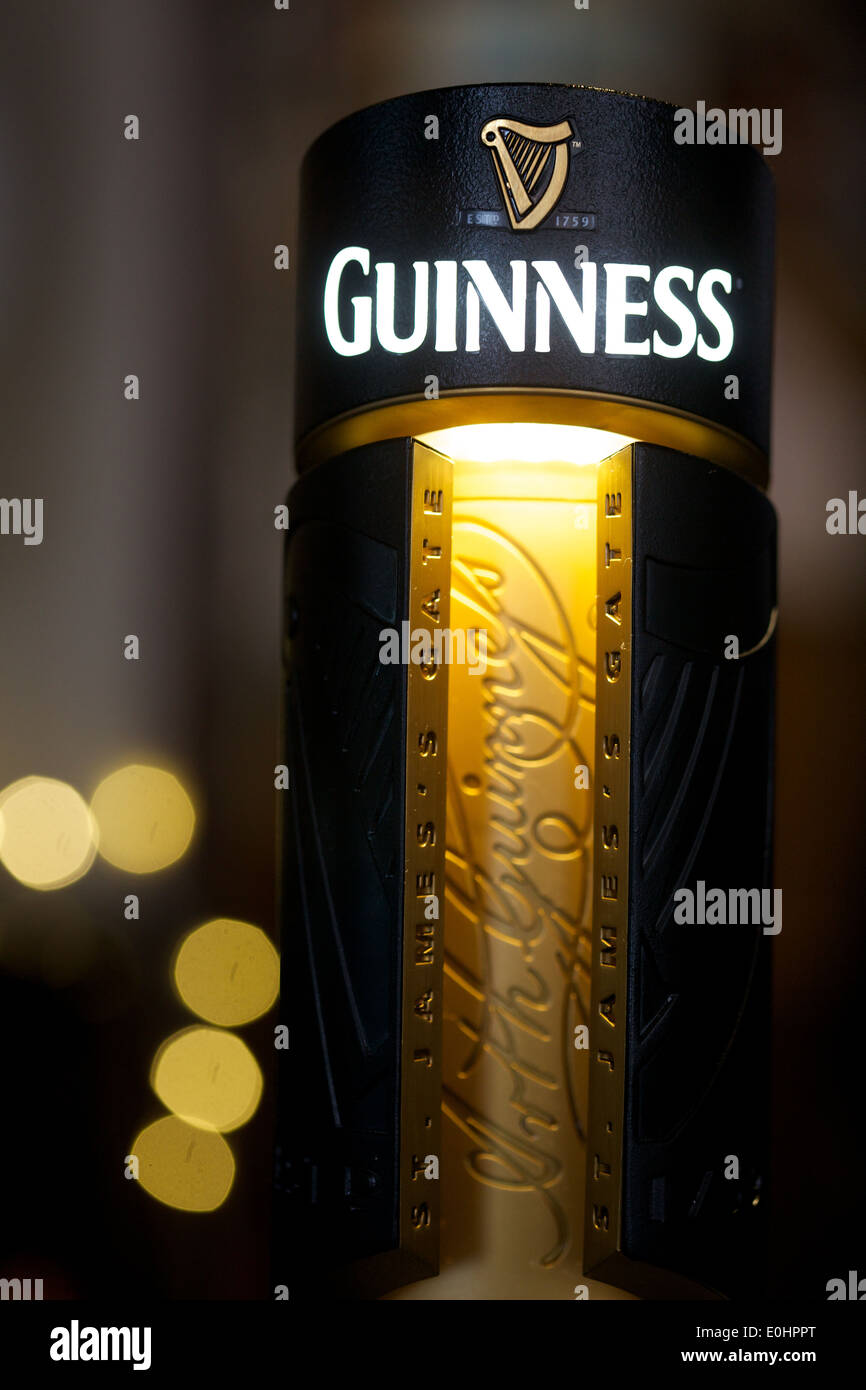 Pompa guinness immagini e fotografie stock ad alta risoluzione - Alamy