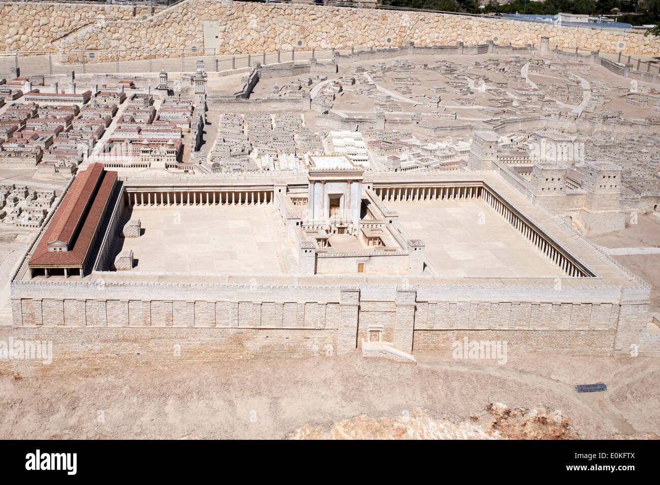 Il modello del tempio ebraico al tempo di Erode, parte di un modello di ... Il modello del tempio ebraico al tempo di Erode, parte di un modello di ...