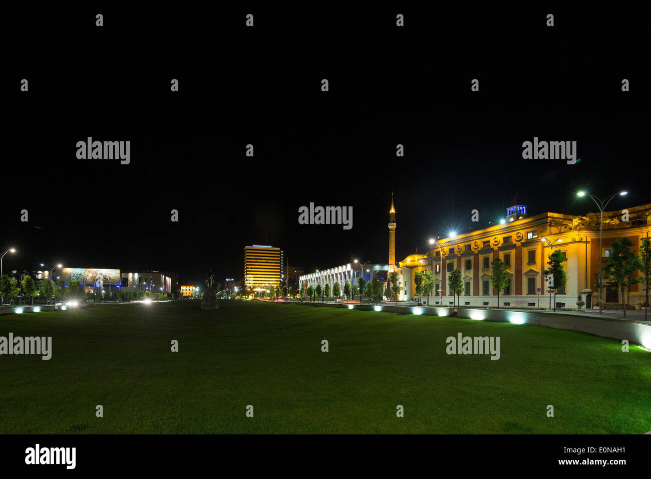 Piazza skanderbeg albania immagini e fotografie stock ad alta ...