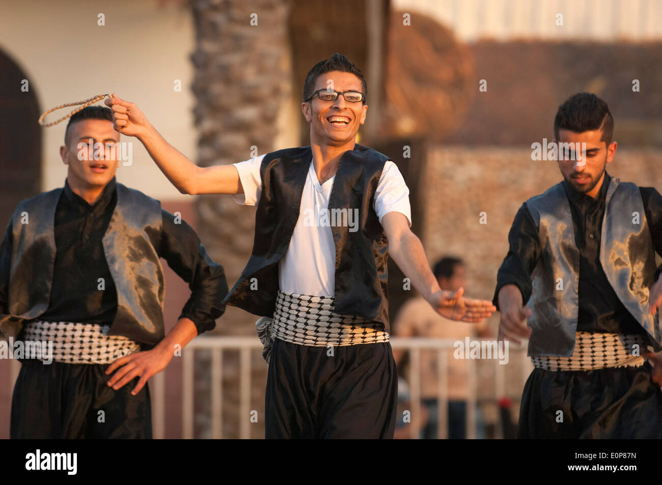 Danza tradizionale palestinese immagini e fotografie stock ad alta ...