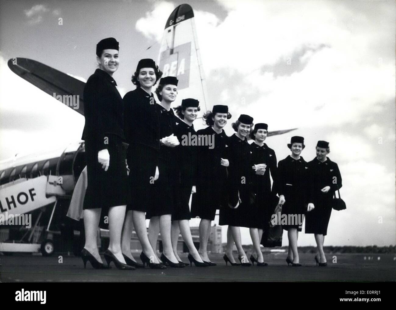 Nuova divisa per le hostess bea immagini e fotografie stock ad alta ...