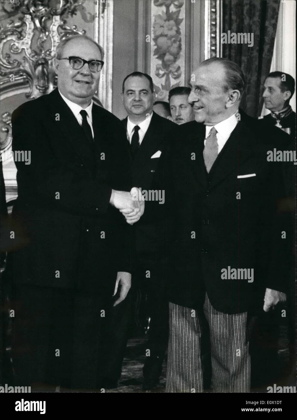 Saragat giuseppe immagini e fotografie stock ad alta risoluzione - Alamy