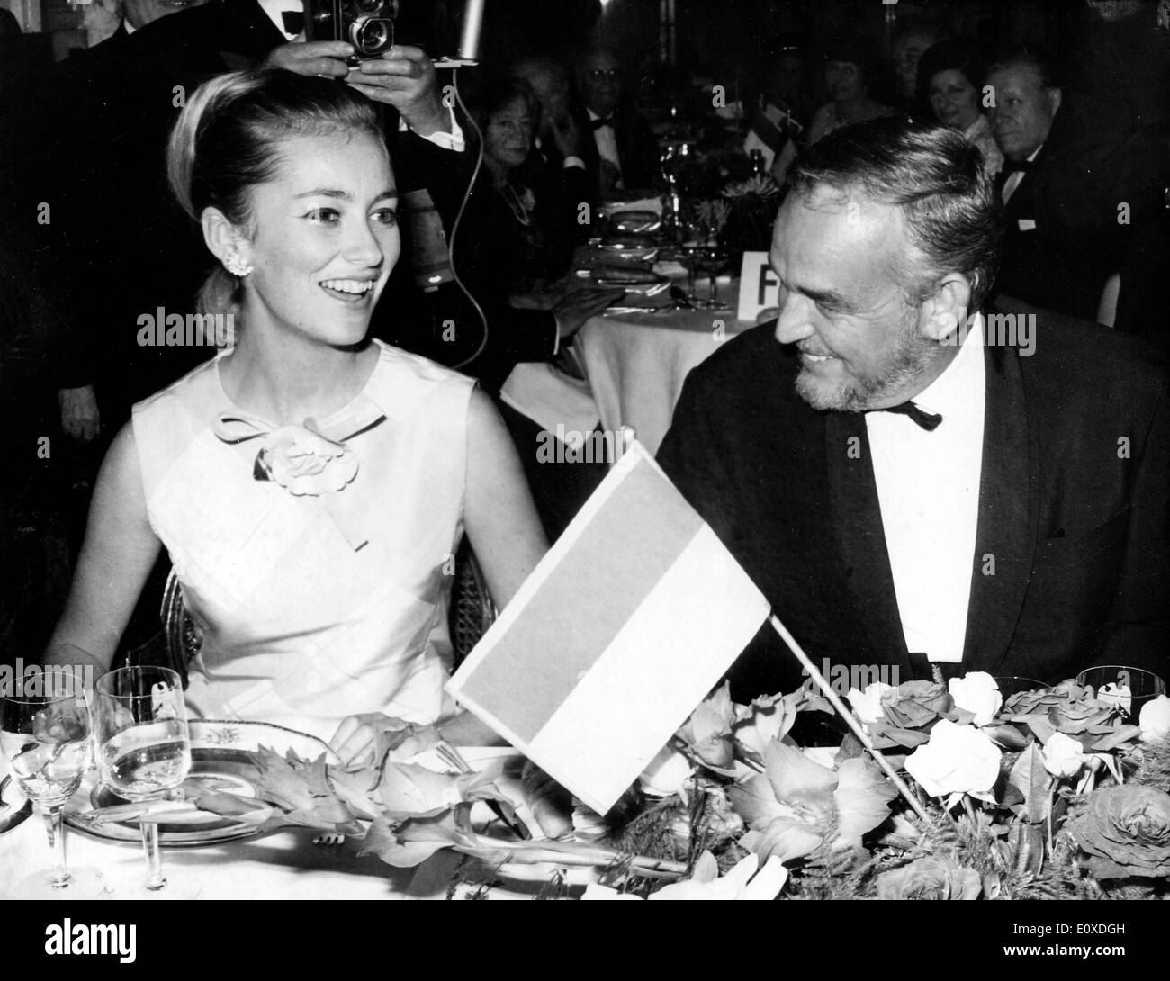 Romeo vestito immagini e fotografie stock ad alta risoluzione - Alamy