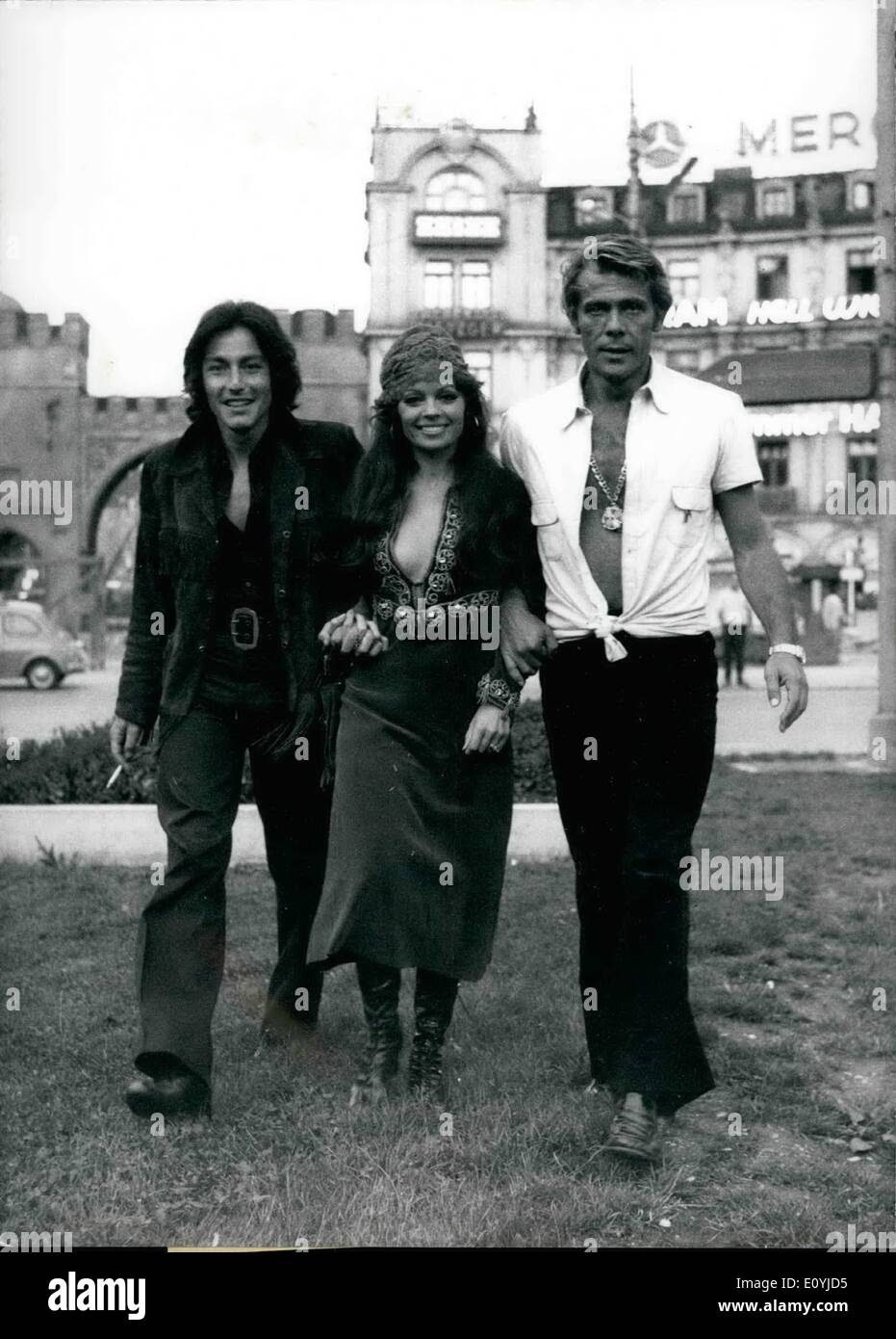 Pascale petit immagini e fotografie stock ad alta risoluzione - Alamy