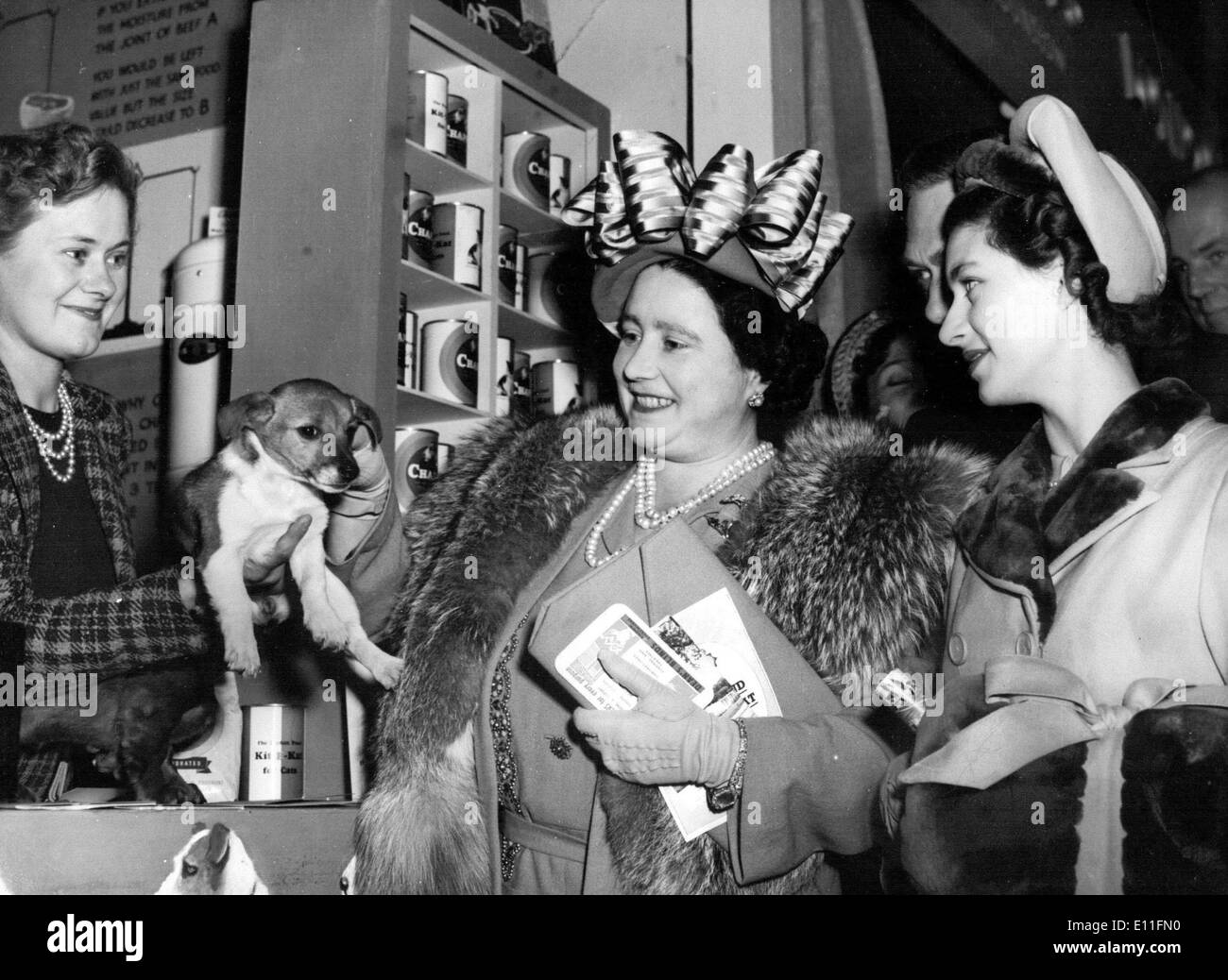La Regina madre Elizabeth BOWES-LYON con la figlia principessa Margaret ...