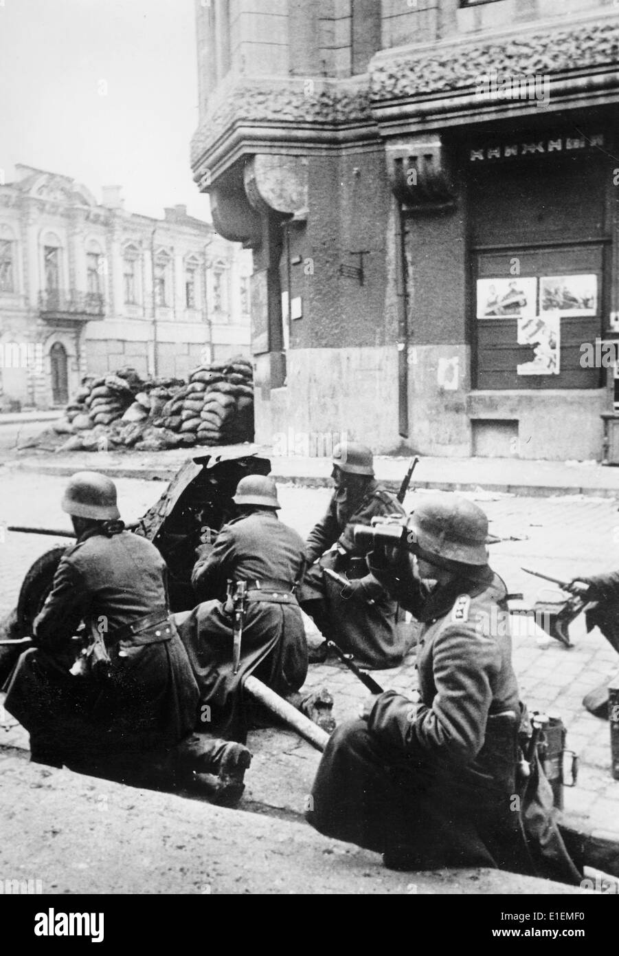 Historic soviet propaganda world war ii immagini e fotografie stock ad ...