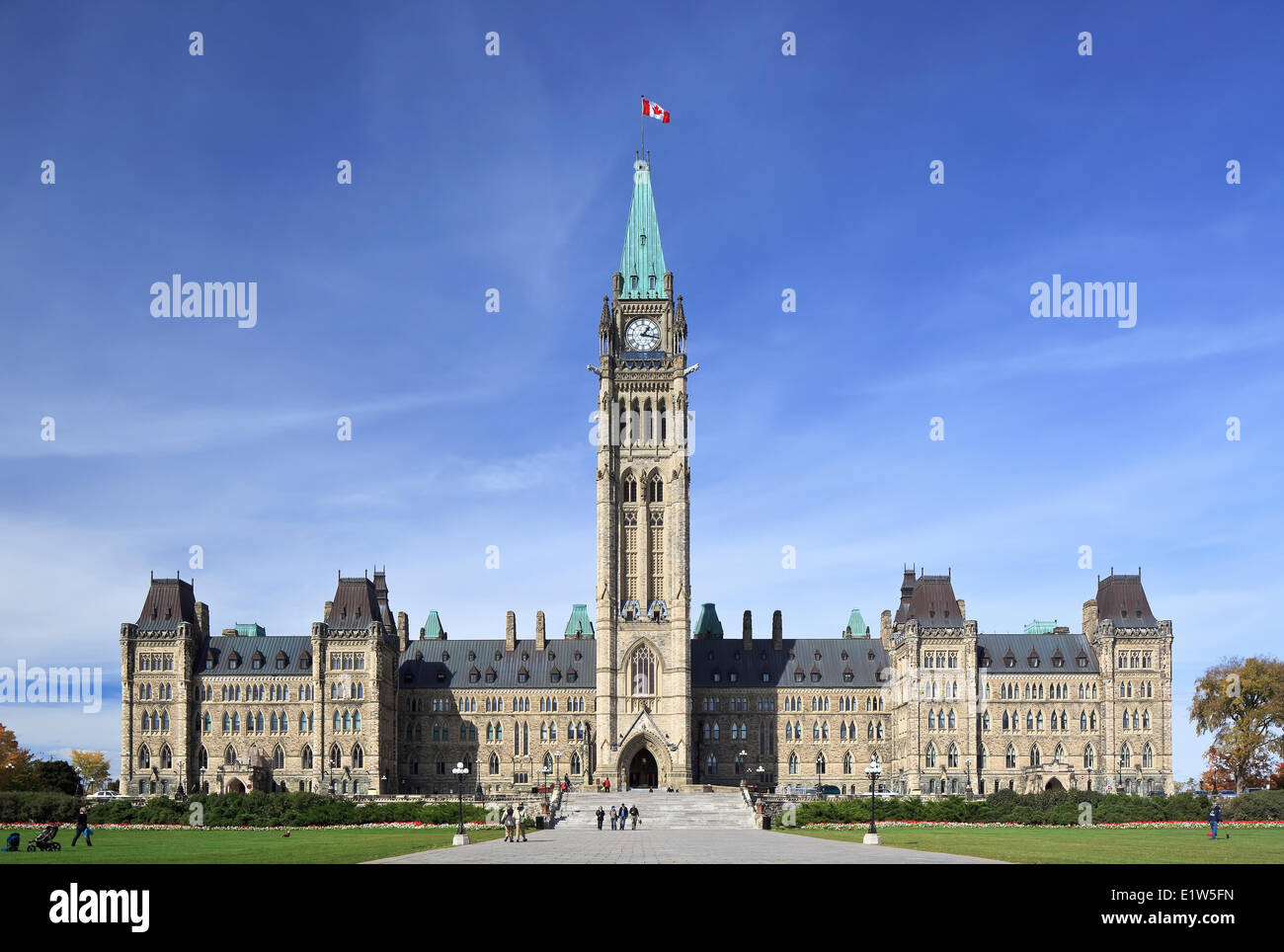 Ottawa canada bandiere canadesi immagini e fotografie stock ad alta ...