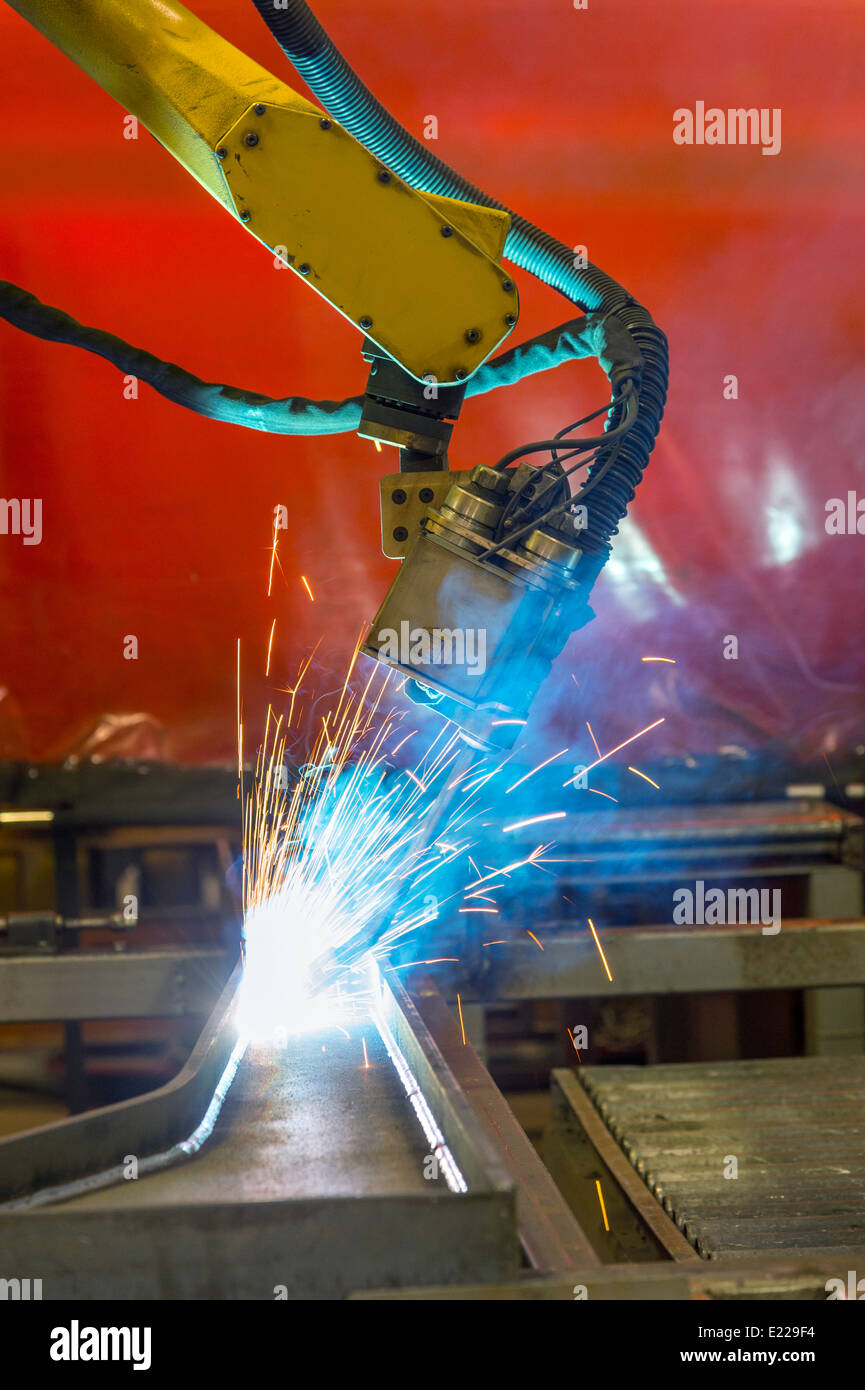 Fabbrica di robot immagini e fotografie stock ad alta risoluzione - Alamy