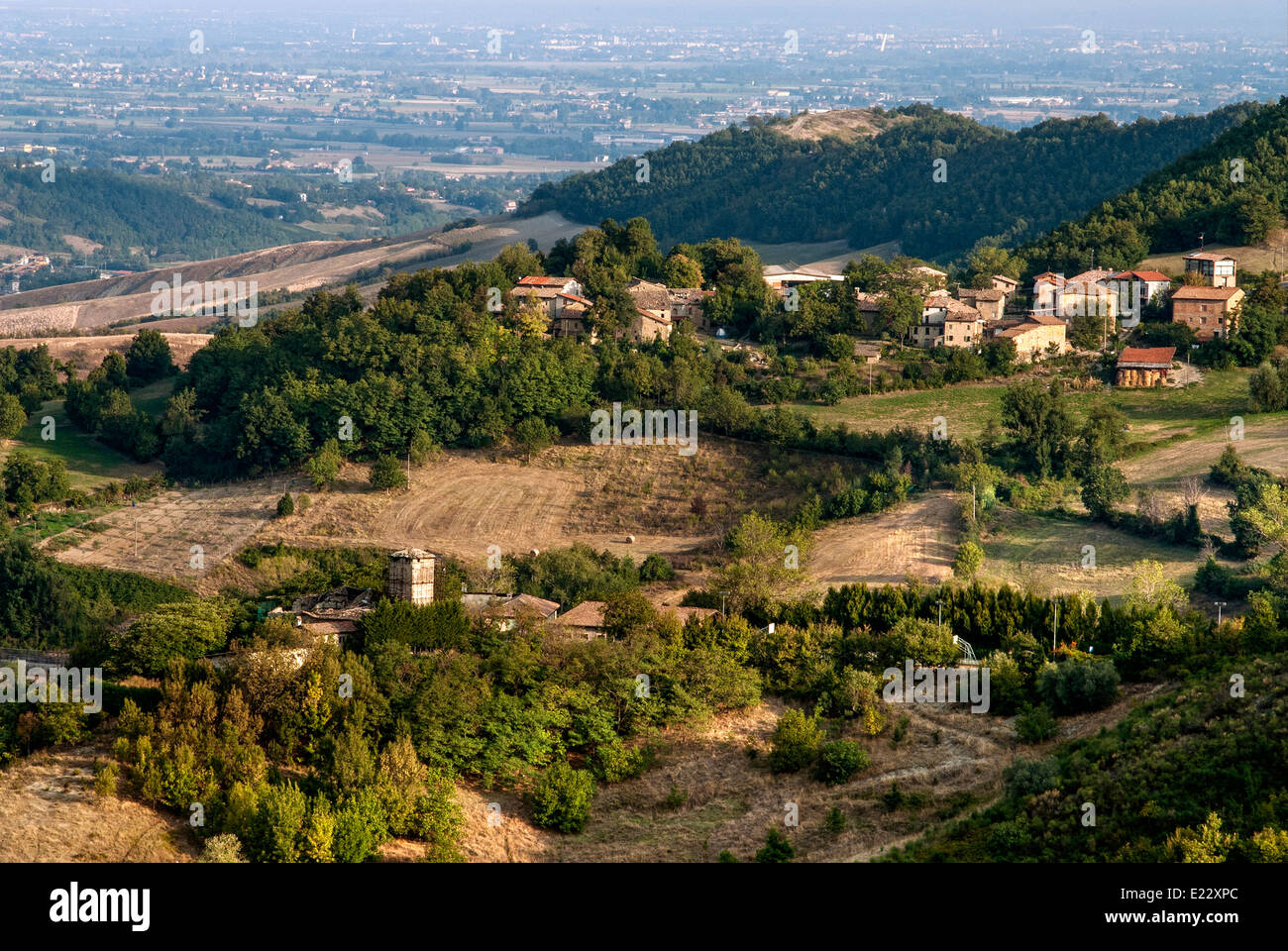 Castle of canossa immagini e fotografie stock ad alta risoluzione - Alamy