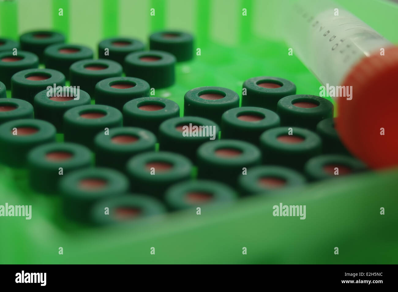 La cromatografia liquida ad alta prestazione (HPLC) flaconcini con ...