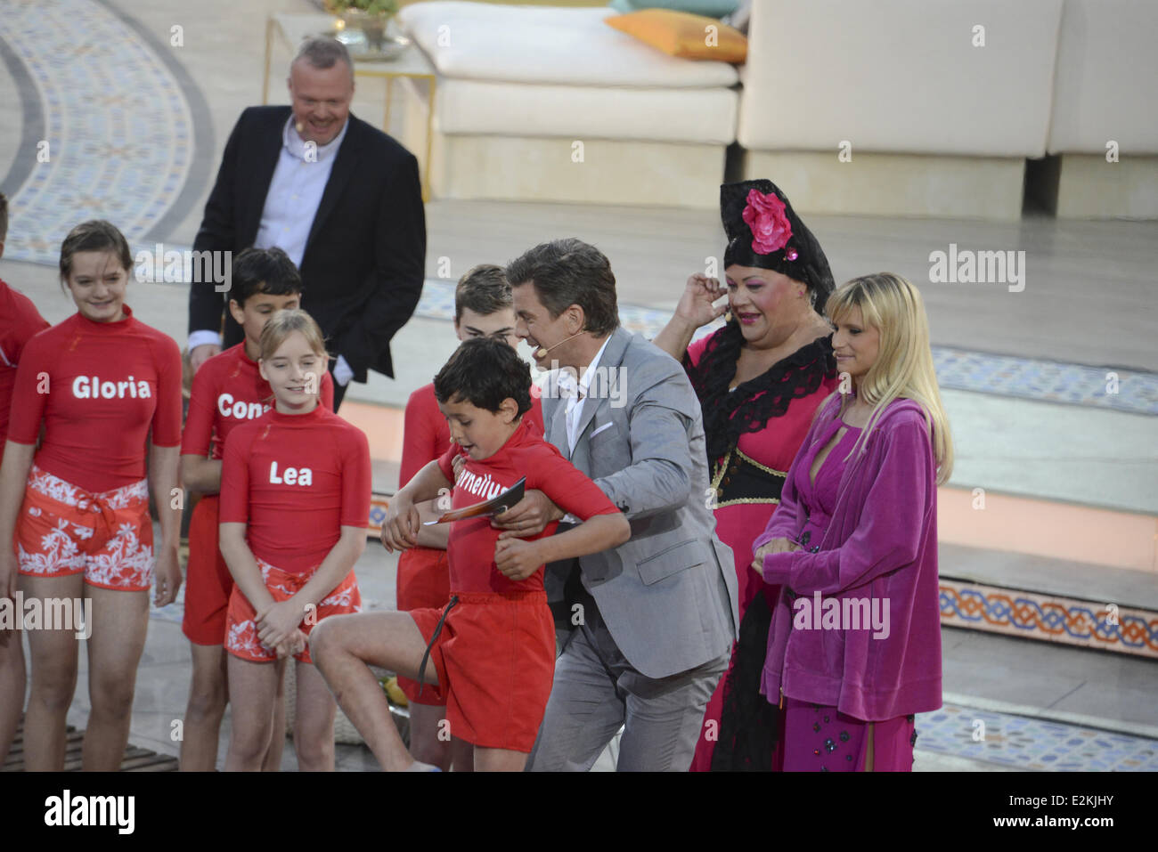 Stefan Raab, Cindy aus Marzahn aka Ilka Bessin e Michelle Hunziker su ...