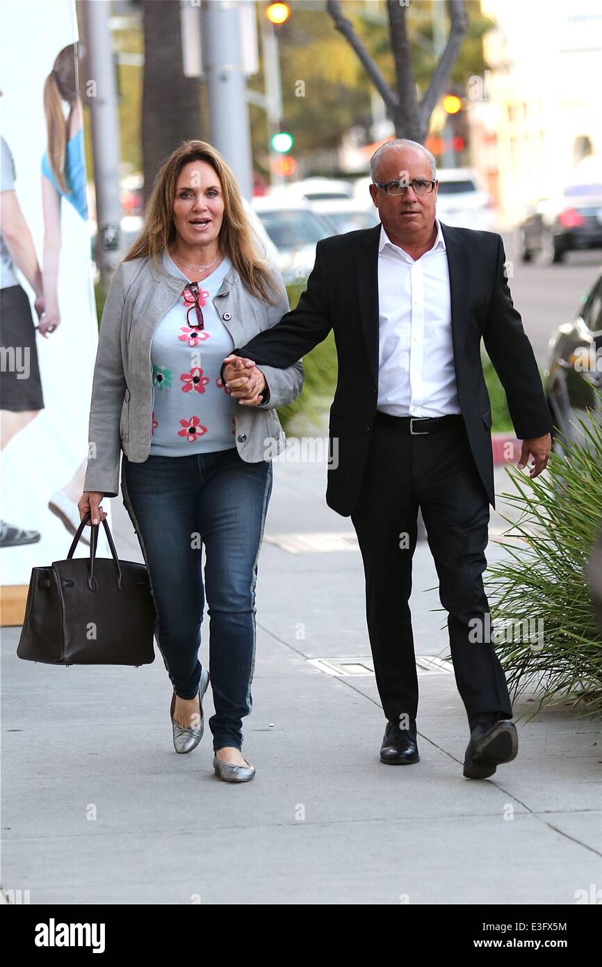 Daisy Duke Catherine Bach passeggiate in Beverly Hills con mio marito ...