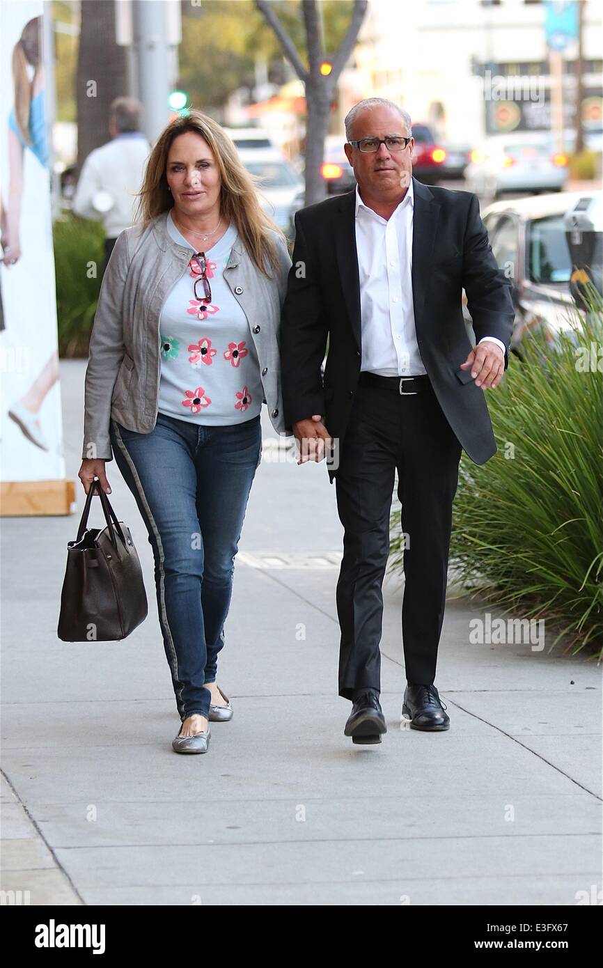 Daisy Duke Catherine Bach passeggiate in Beverly Hills con mio marito ...