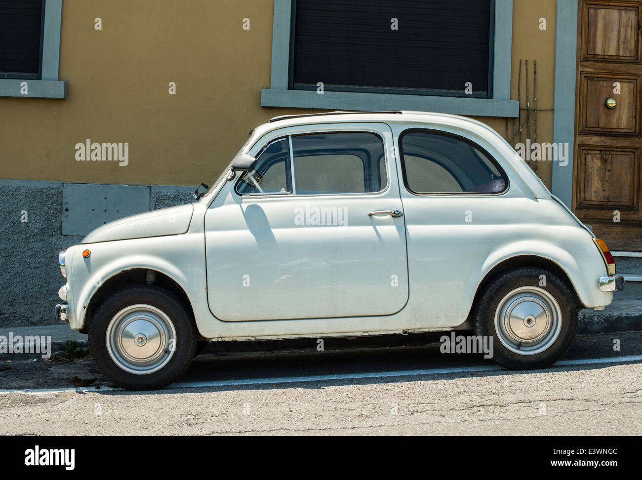 Vintage fiat immagini e fotografie stock ad alta risoluzione - Alamy
