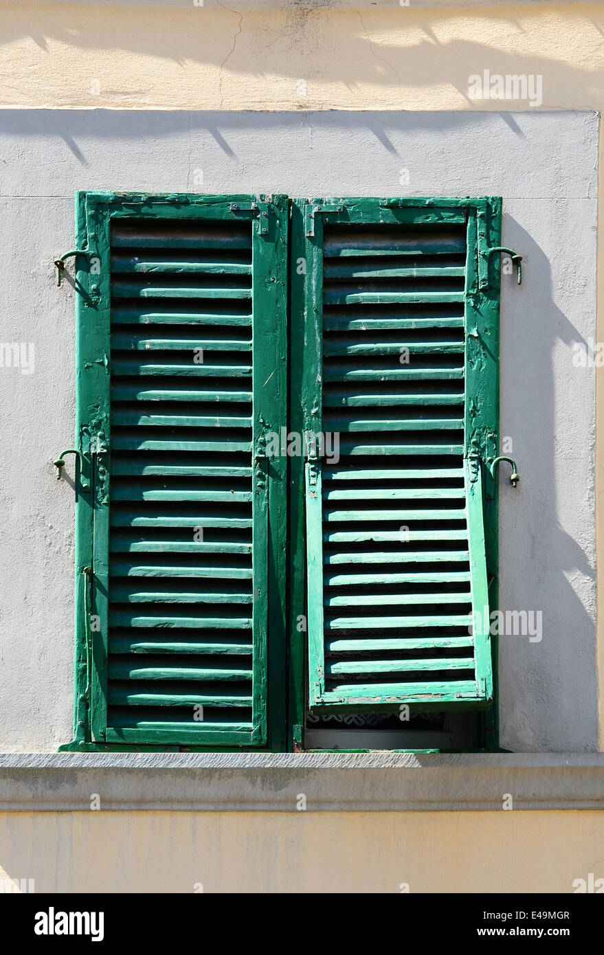 Finestra italiana immagini e fotografie stock ad alta risoluzione - Alamy