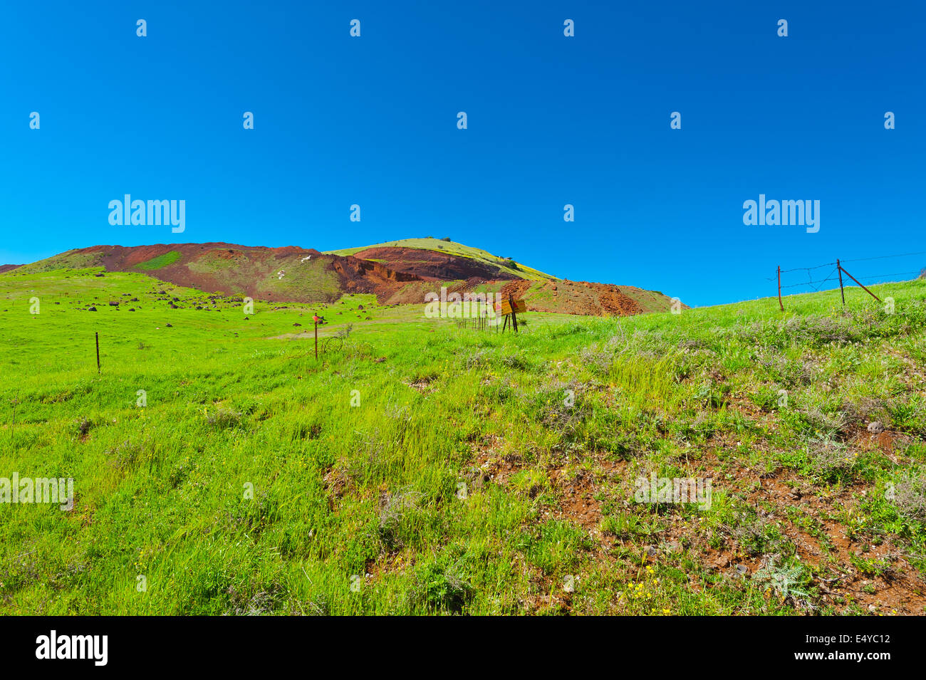 Segno di campo minato di pericolo immagini e fotografie stock ad alta ...