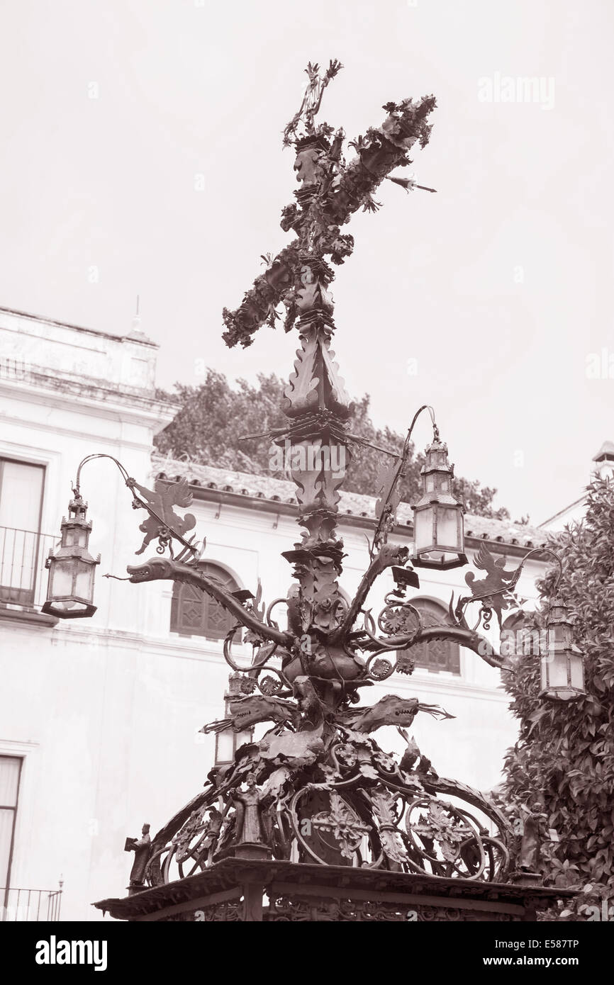 Plaza de Santa Cruz Croce e quadrato, Sevilla - Sevilla, Spagna in ...