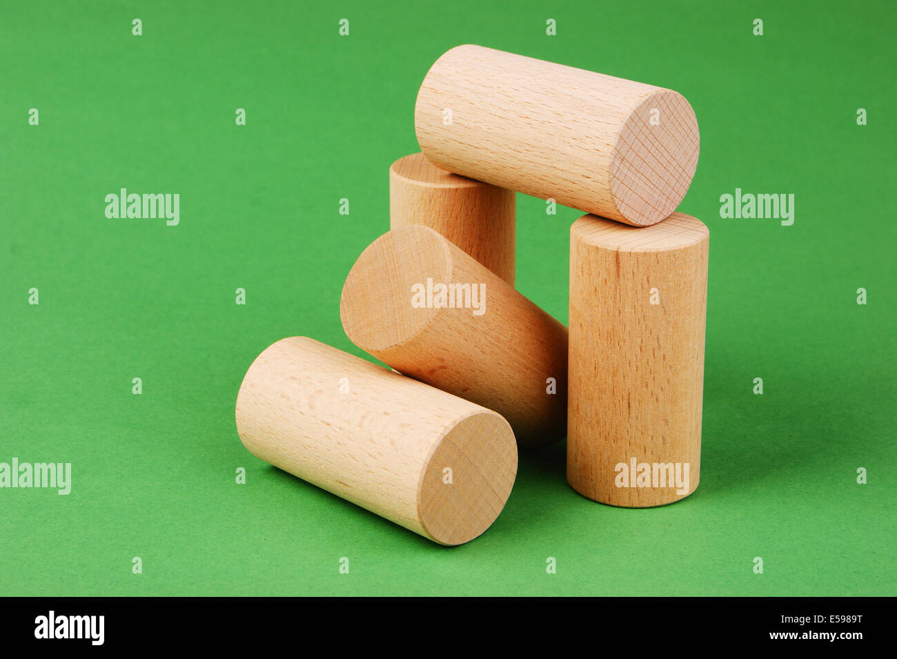Birilli in legno immagini e fotografie stock ad alta risoluzione - Alamy