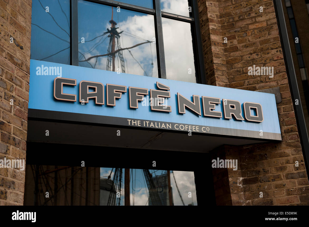 Segnaletica caffe nero immagini e fotografie stock ad alta risoluzione ...