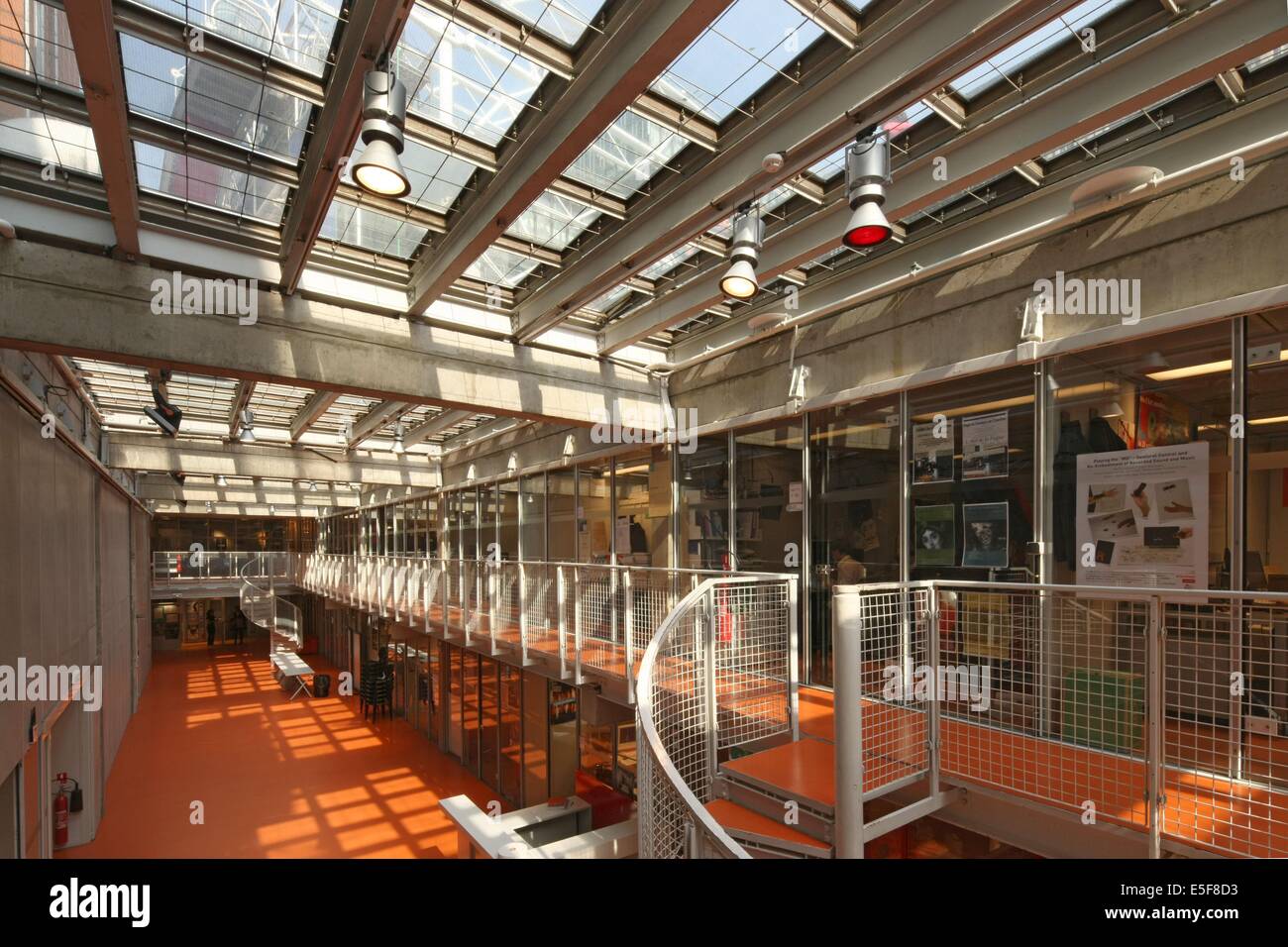 Francia, ile de france, parigi 4e circondario, Place stravinsky, ircam, sous la verriere, Centre ...