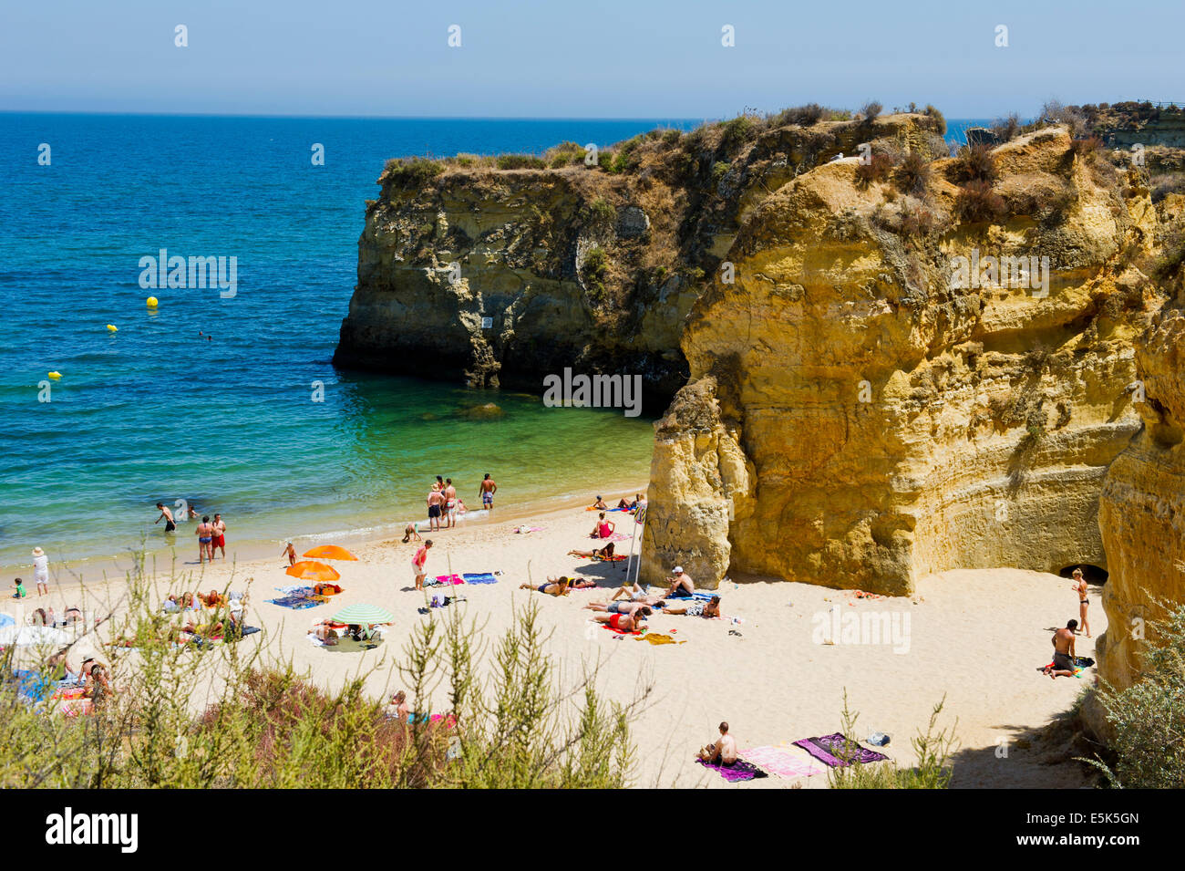 Batata beach lagos portugal immagini e fotografie stock ad alta ...