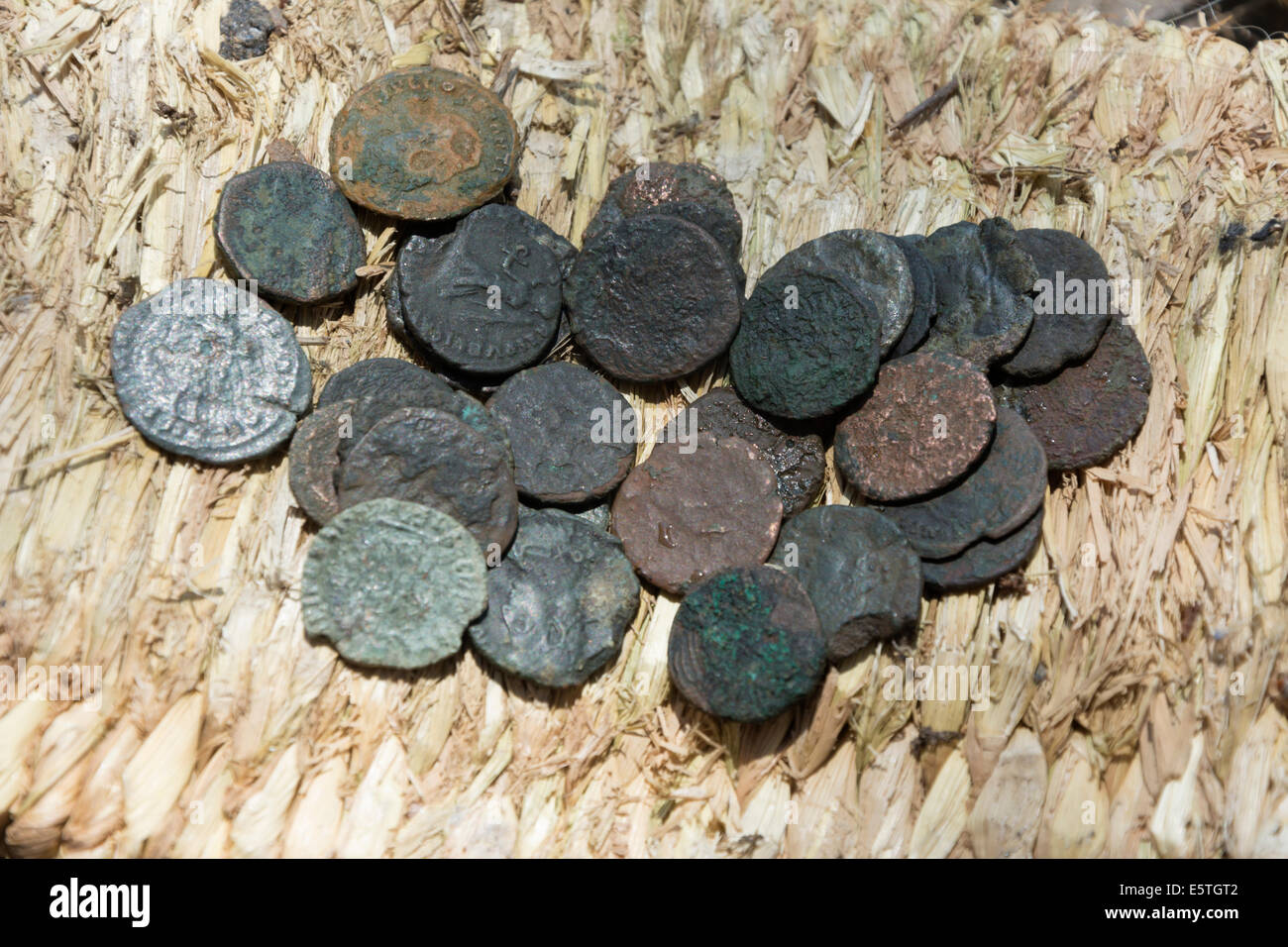 Monete romane immagini e fotografie stock ad alta risoluzione - Alamy