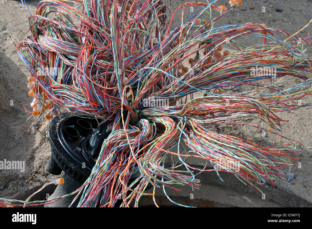 Cablaggio ingarbugliato immagini e fotografie stock ad alta risoluzione ...