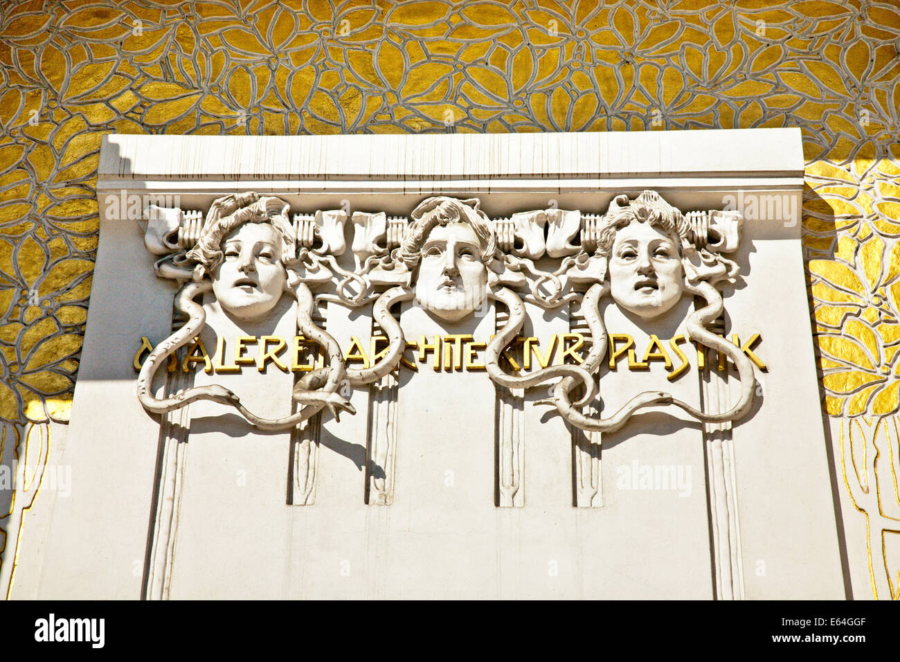 Tre gorgoni immagini e fotografie stock ad alta risoluzione - Alamy